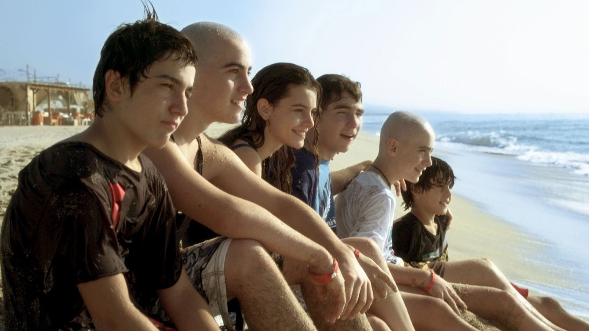 Les bracelets rouges en streaming direct et replay sur CANAL+ | myCANAL