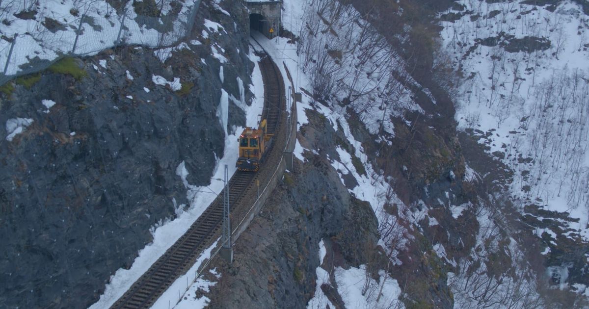 World's Greatest Train Journeys from Above Streaming Doc. Nature 50 min ...