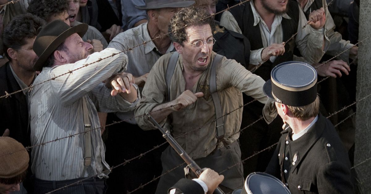 La rafle - Trailer en streaming direct et replay sur CANAL+ | myCANAL