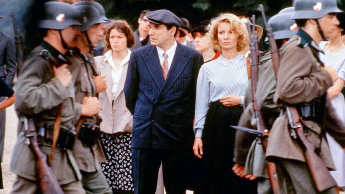 Résumé et casting Les uns et les autres Téléfilm Drame 2h56 1981 ...