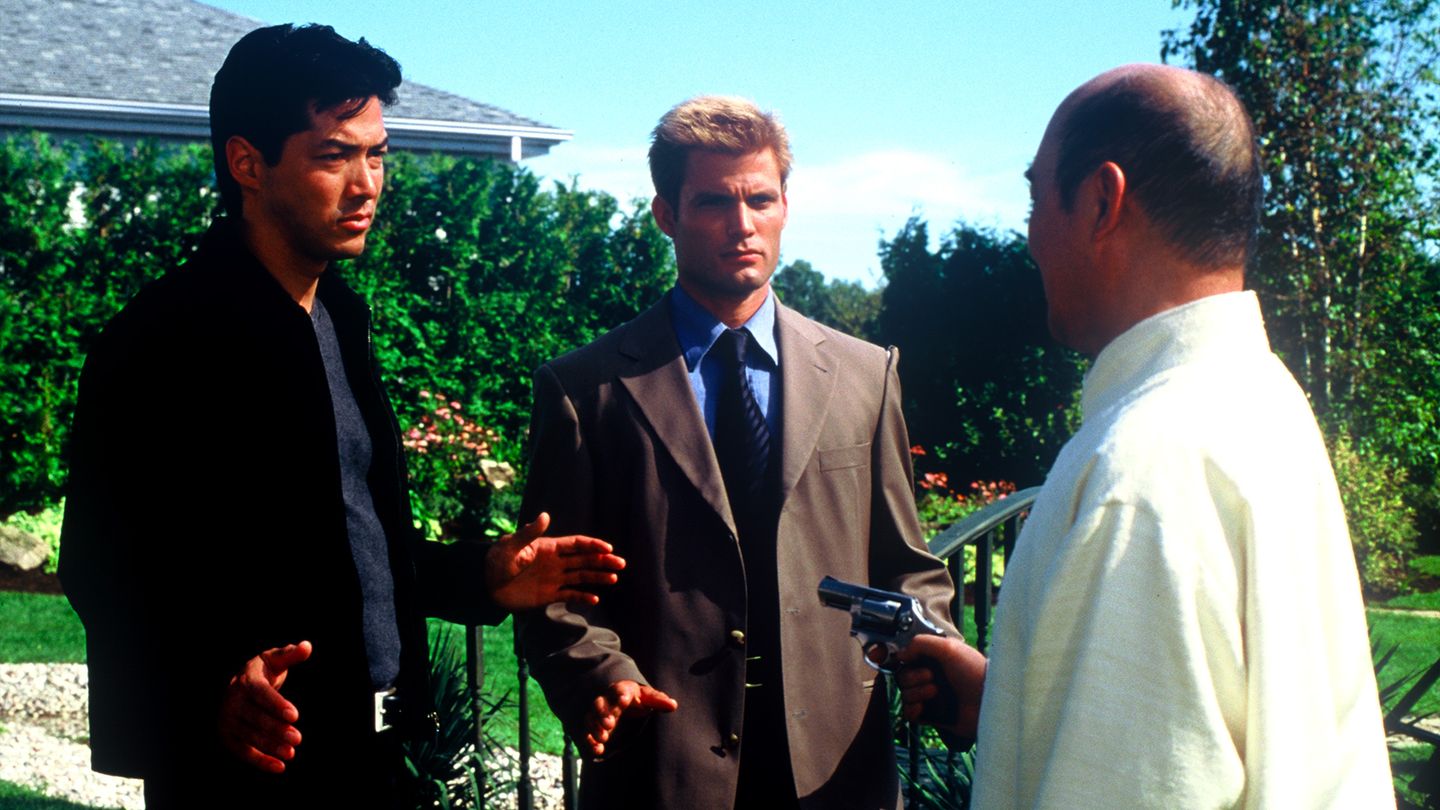 Résumé et casting Double traque Téléfilm Suspense 1h30 2001 | myCANAL