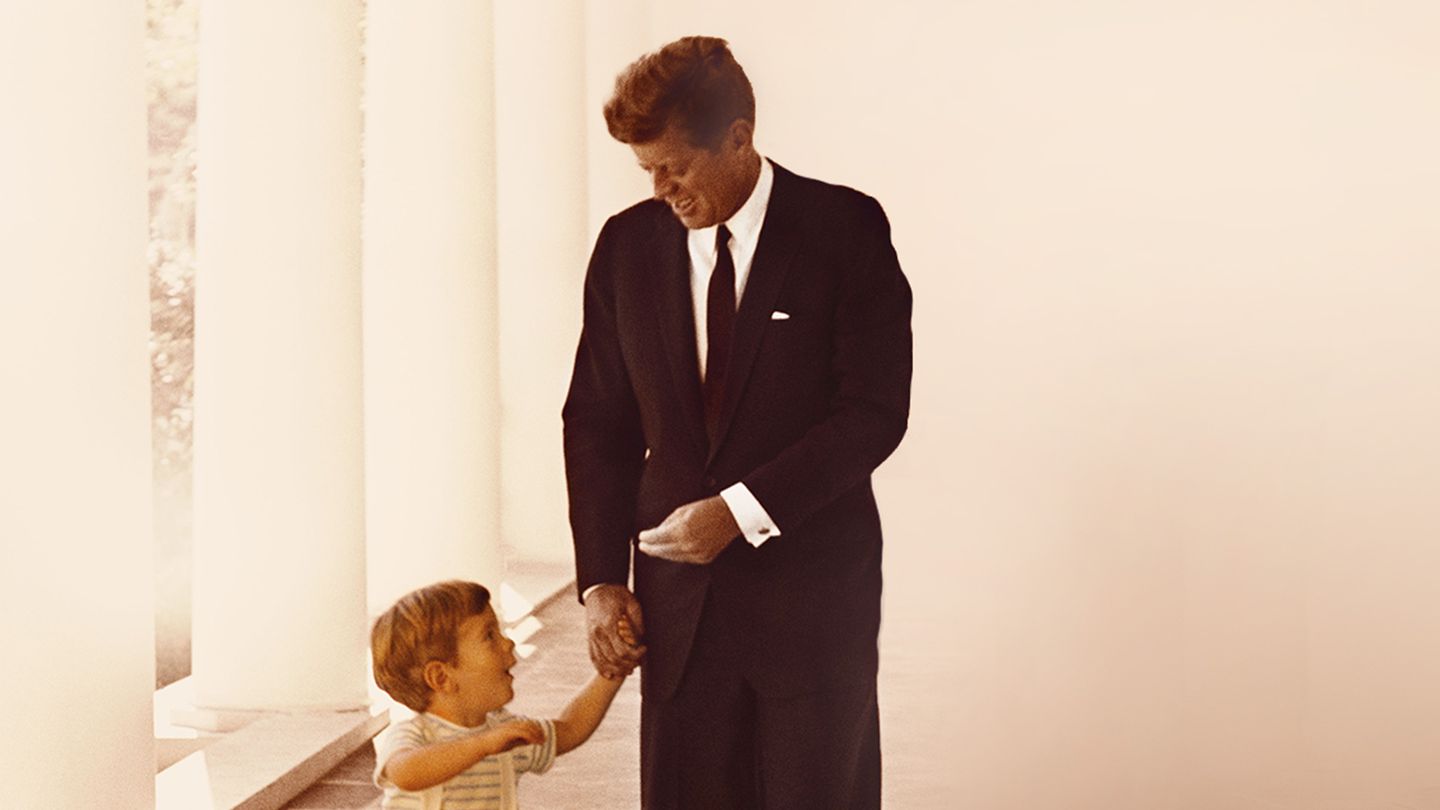 I Am Jfk Jr En Streaming Direct Et Replay Sur Canal Mycanal Burkina Faso